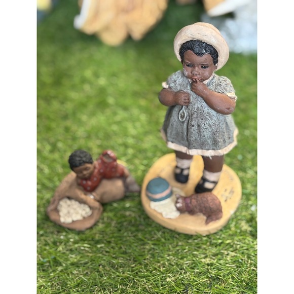 Martha Holcombe | Accents | Martha Holcombe Vintage Figurine 986 God Is ...